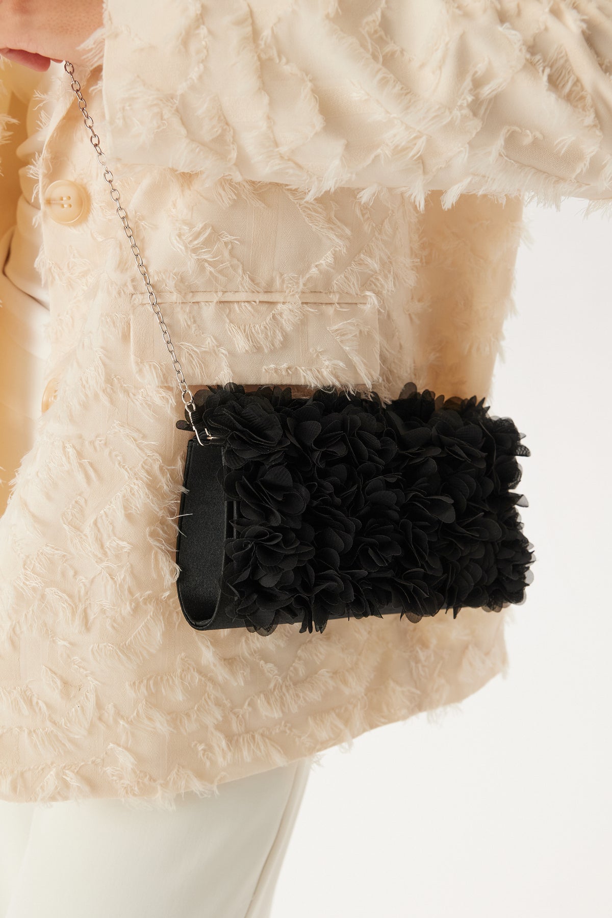 Bubbleroom – 3D Floral Clutch – Accessories – Black