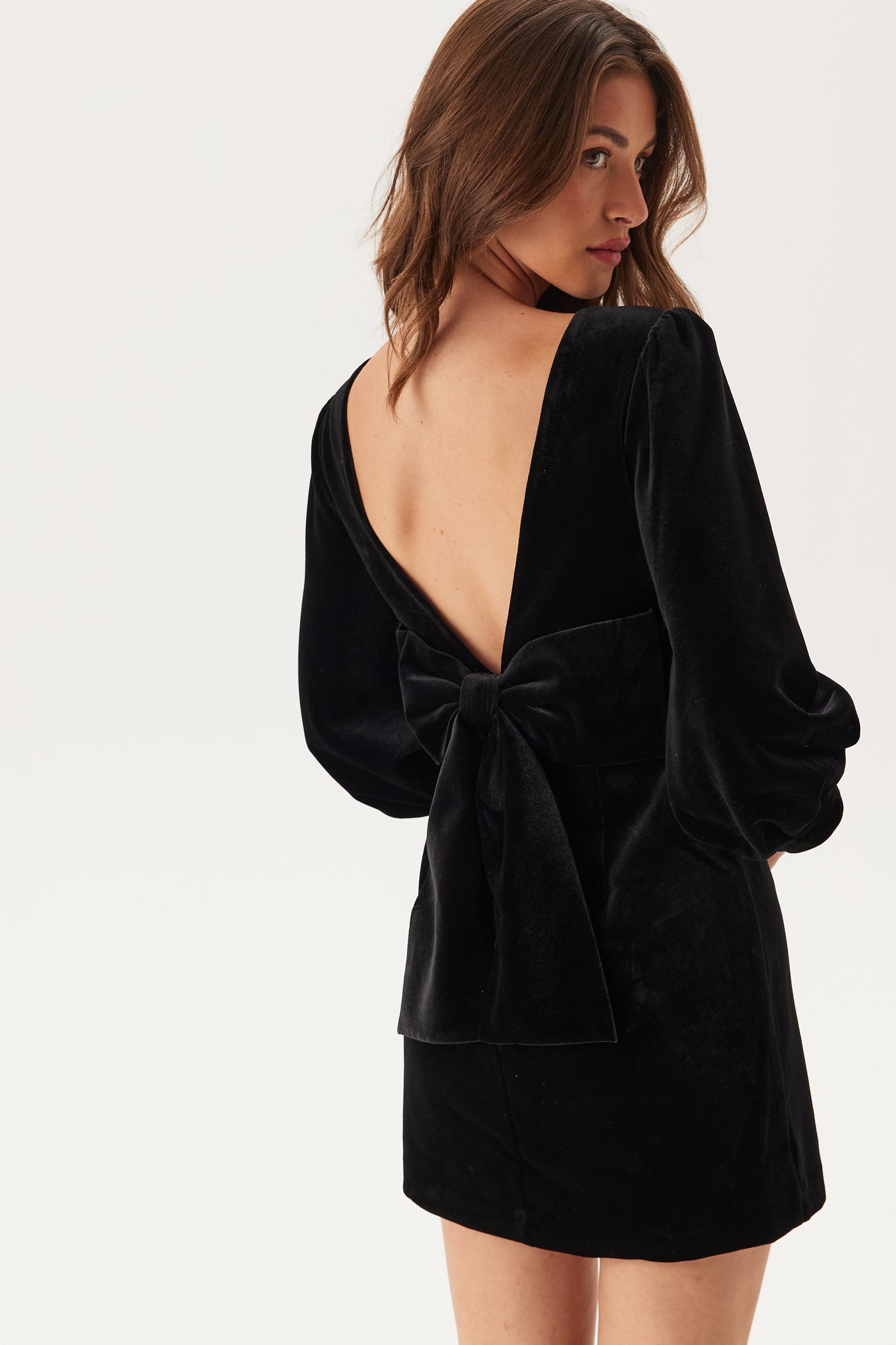 Forever new - FOREVER NEW - Josilyn Velvet Bow Back Mini Black