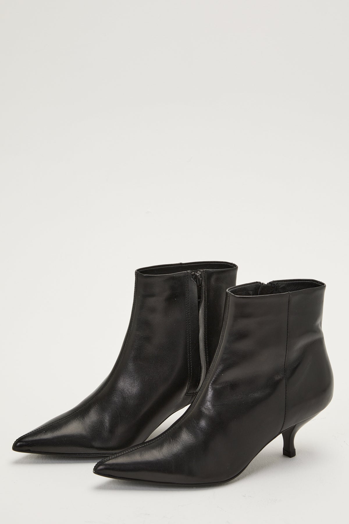 Make way - MAKE WAY - Heeled Leather Ankle Boot Black