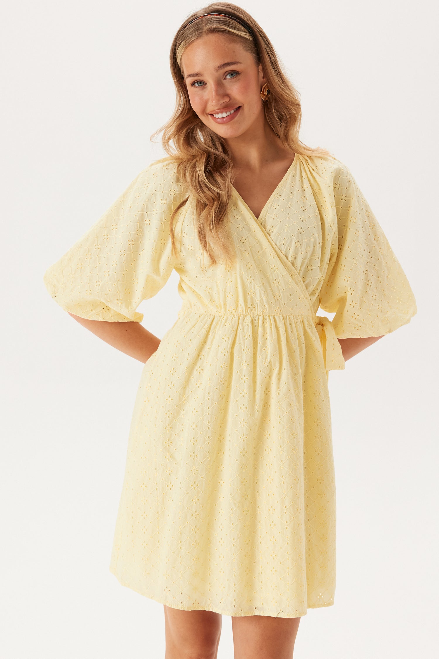 Selected - SELECTED - Slfhannah 2/4 Short Wrap Broderi Dress Pastel Yellow