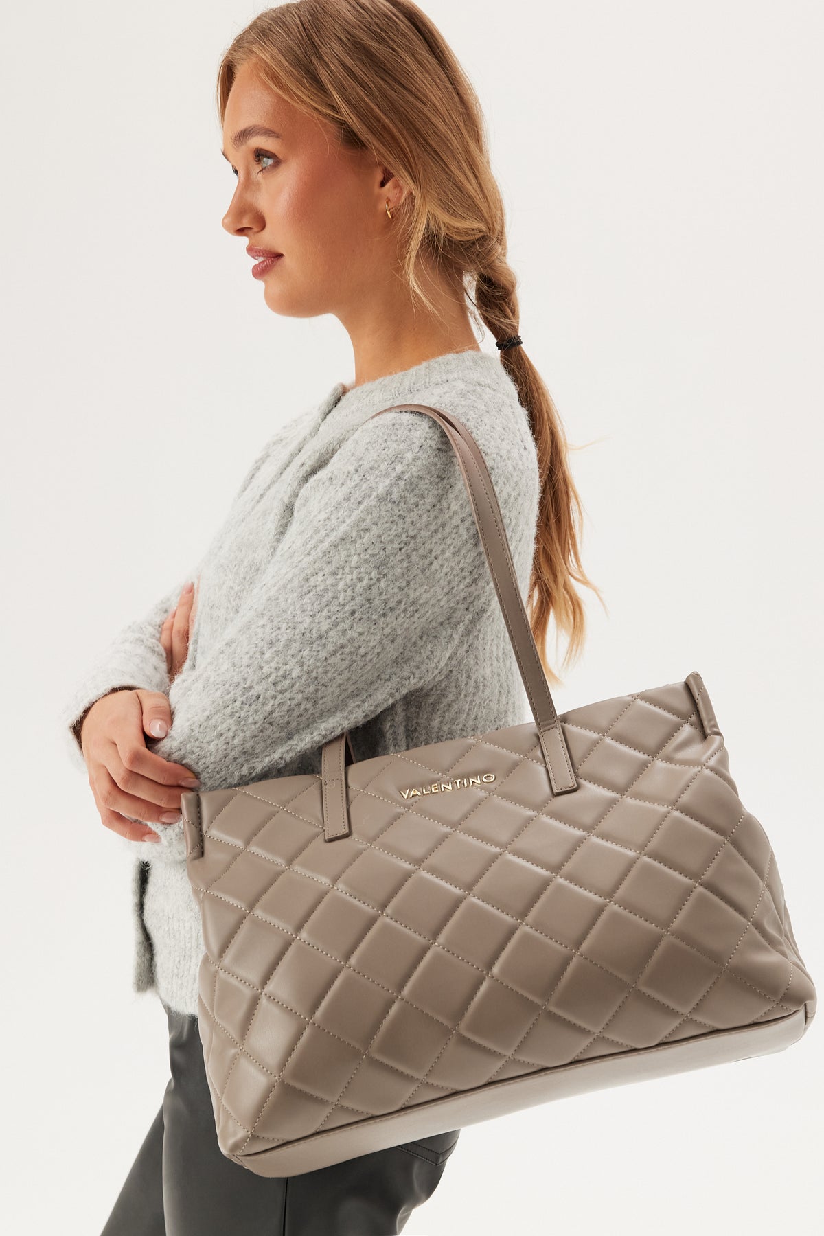 Valentino - Valentino - Ocarina Shopping Taupe – Bubbleroom